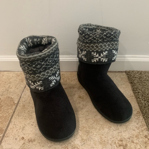 Joe Boxer | Shoes | Joe Boxer Sherpa Lined Slippers | Poshmark